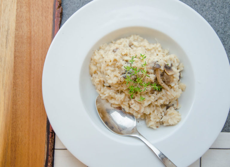 Risotto med kyckling, svamp och ärtor | Recept | Matskafferiet